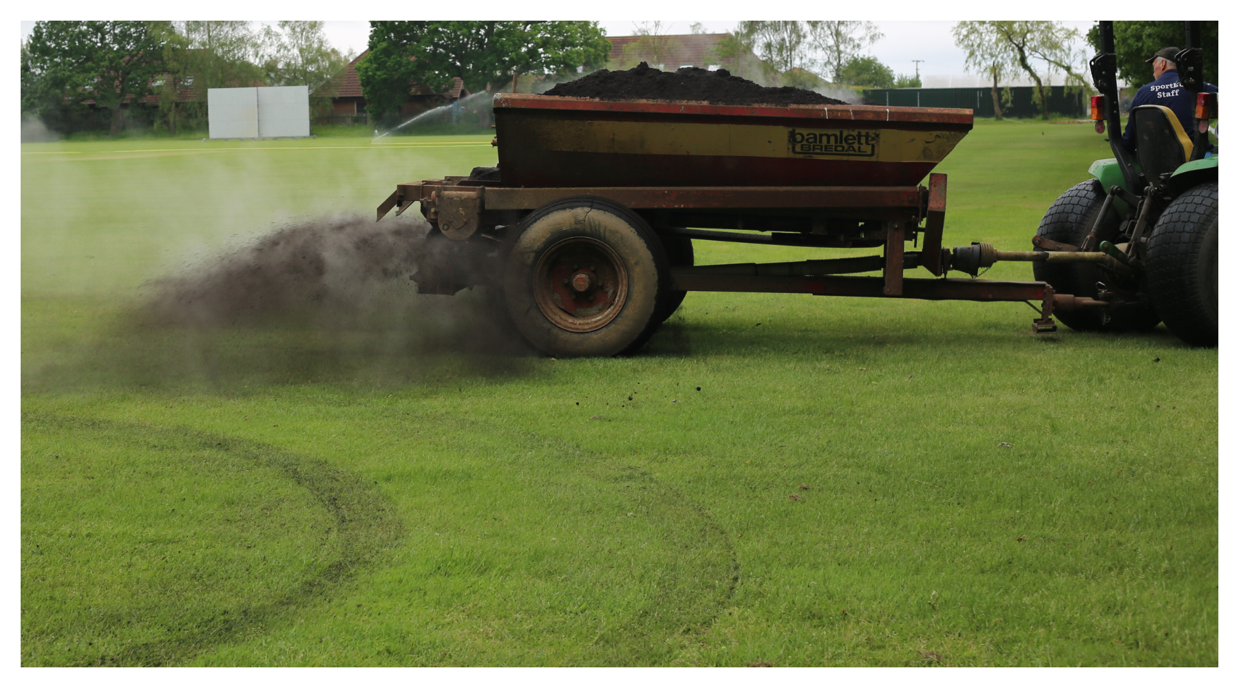 How to Top Dress Your Lawn – Eco Landscaping